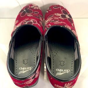 Dansko | Shoes | Dansko Sanita Burgundy Floral Daisy Tapestry Clogs ...